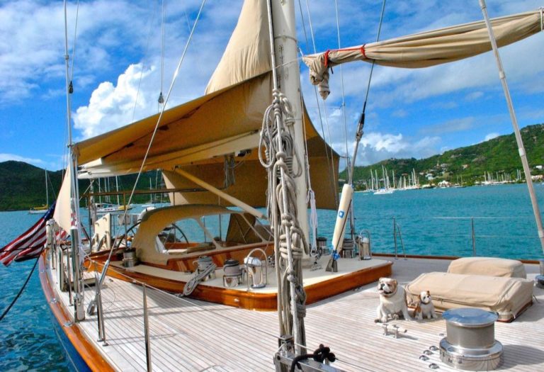 Liveaboard Boat Buying Guide 2025 | YATCO