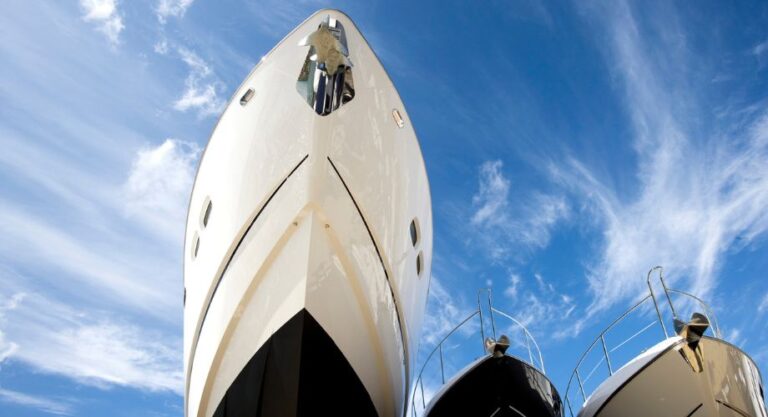 Yacht Hull Design - Materials, Types & 2025 Insights | YATCO