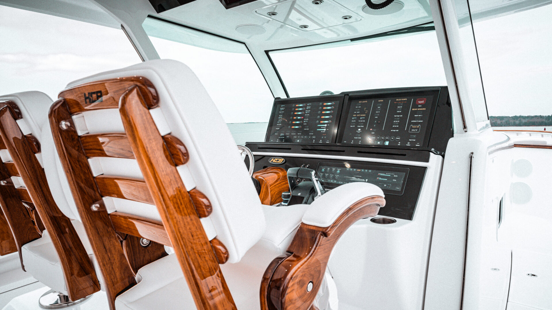 HCB Yachts Buying Guide | Luxury Center-Console Style | YATCO